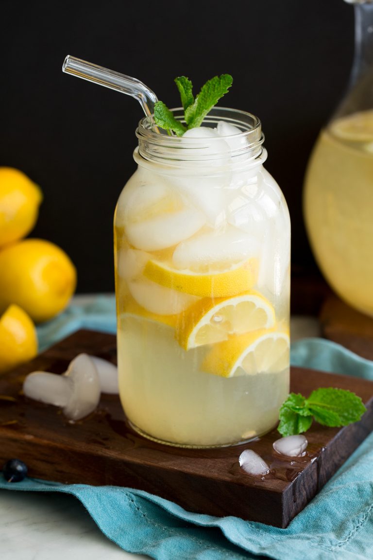 How to make homemade lemonade for hot summer for 10 people - Online ...
